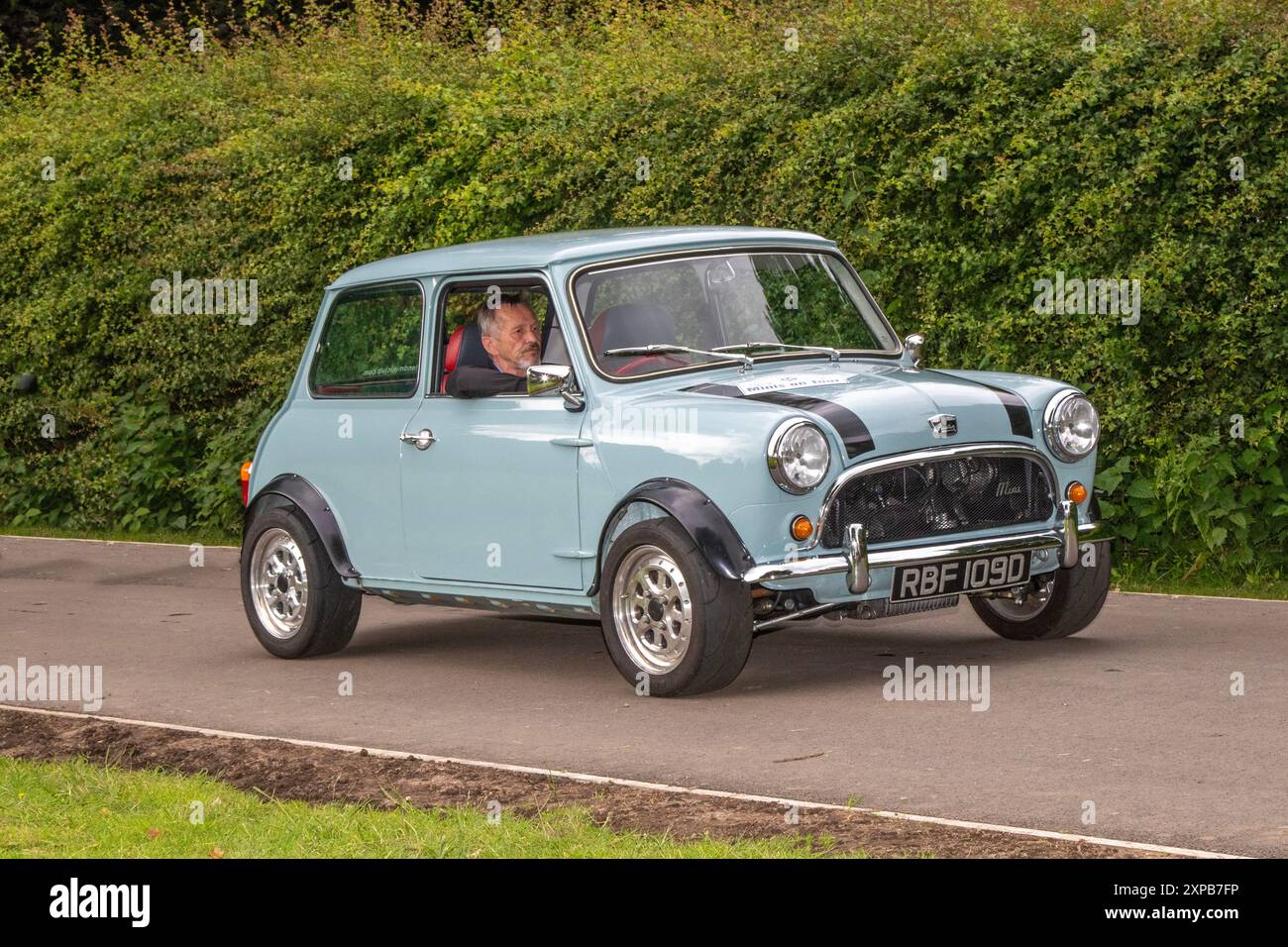 1966 austin mini car engine hi-res stock photography and images - Alamy