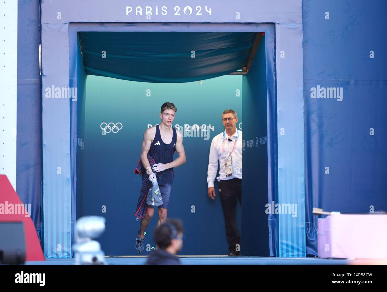 Great Britain's Toby Roberts during his Men's Boulder & Lead, Semi ...