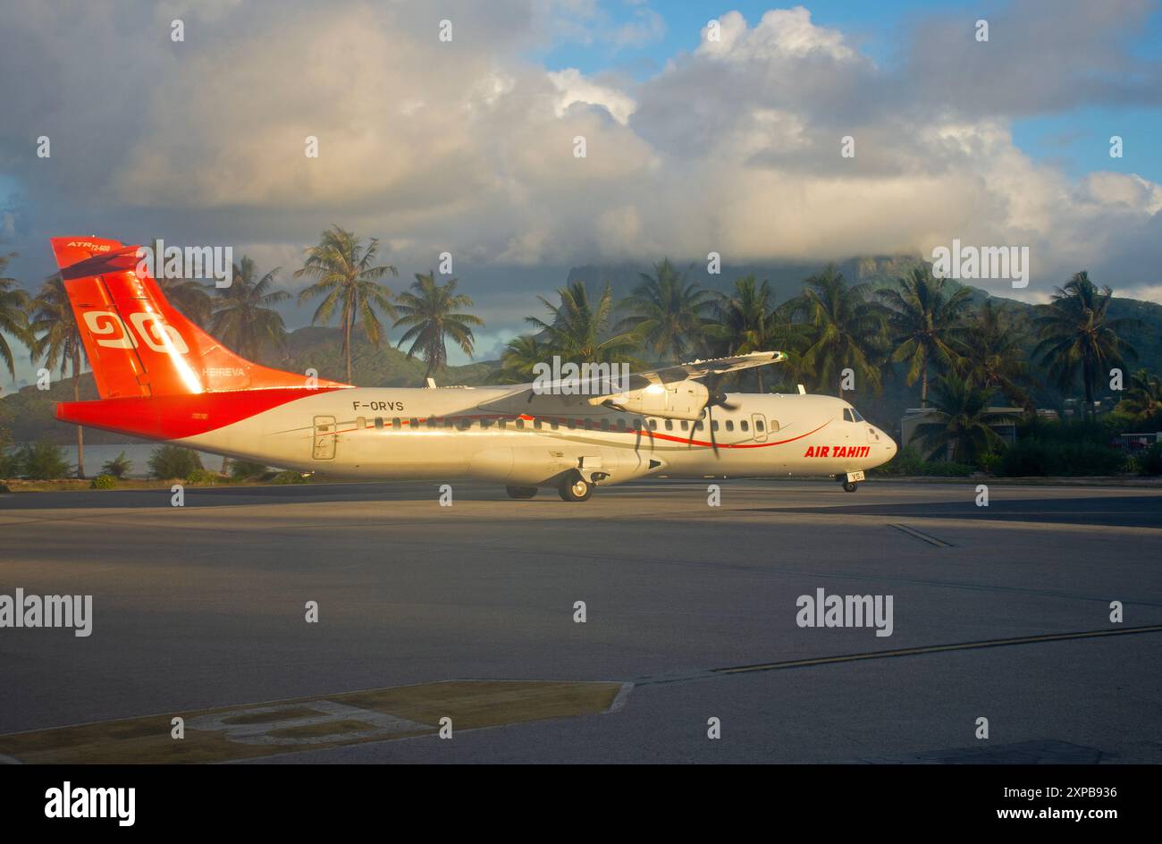 Bora airplane airport hi-res stock photography and images - Alamy
