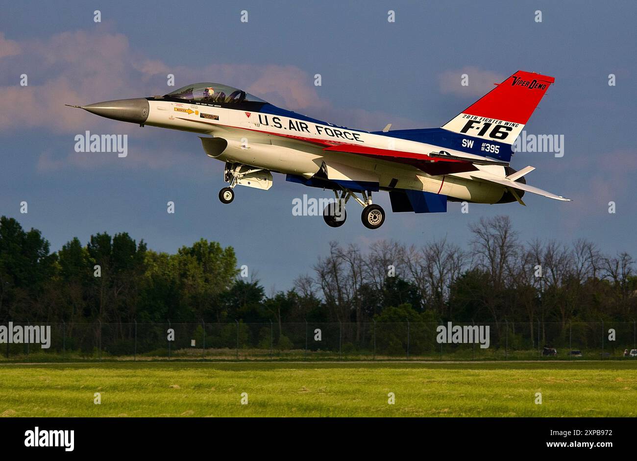 USAF F16 Viper Demo Team Stock Photo - Alamy