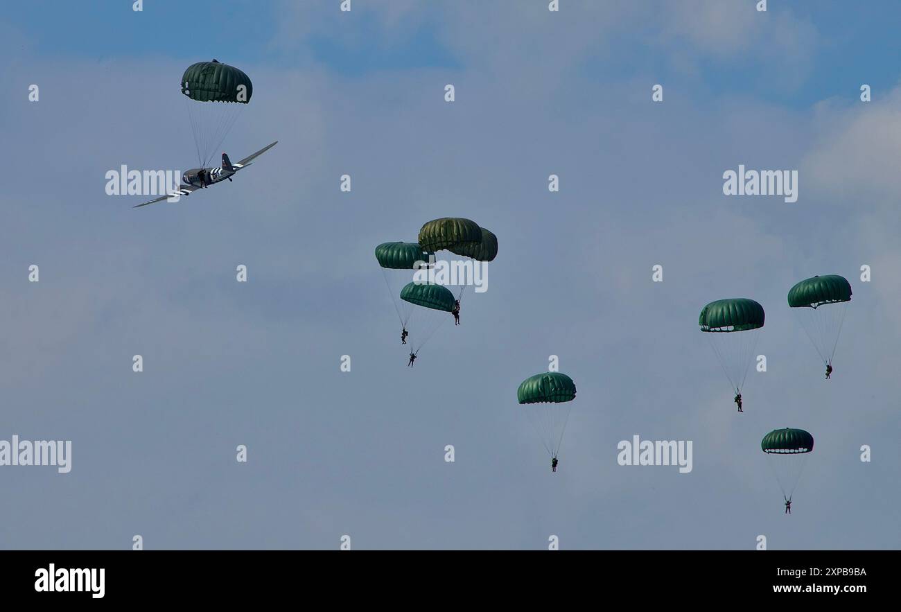 D day jump aviation hi-res stock photography and images - Alamy
