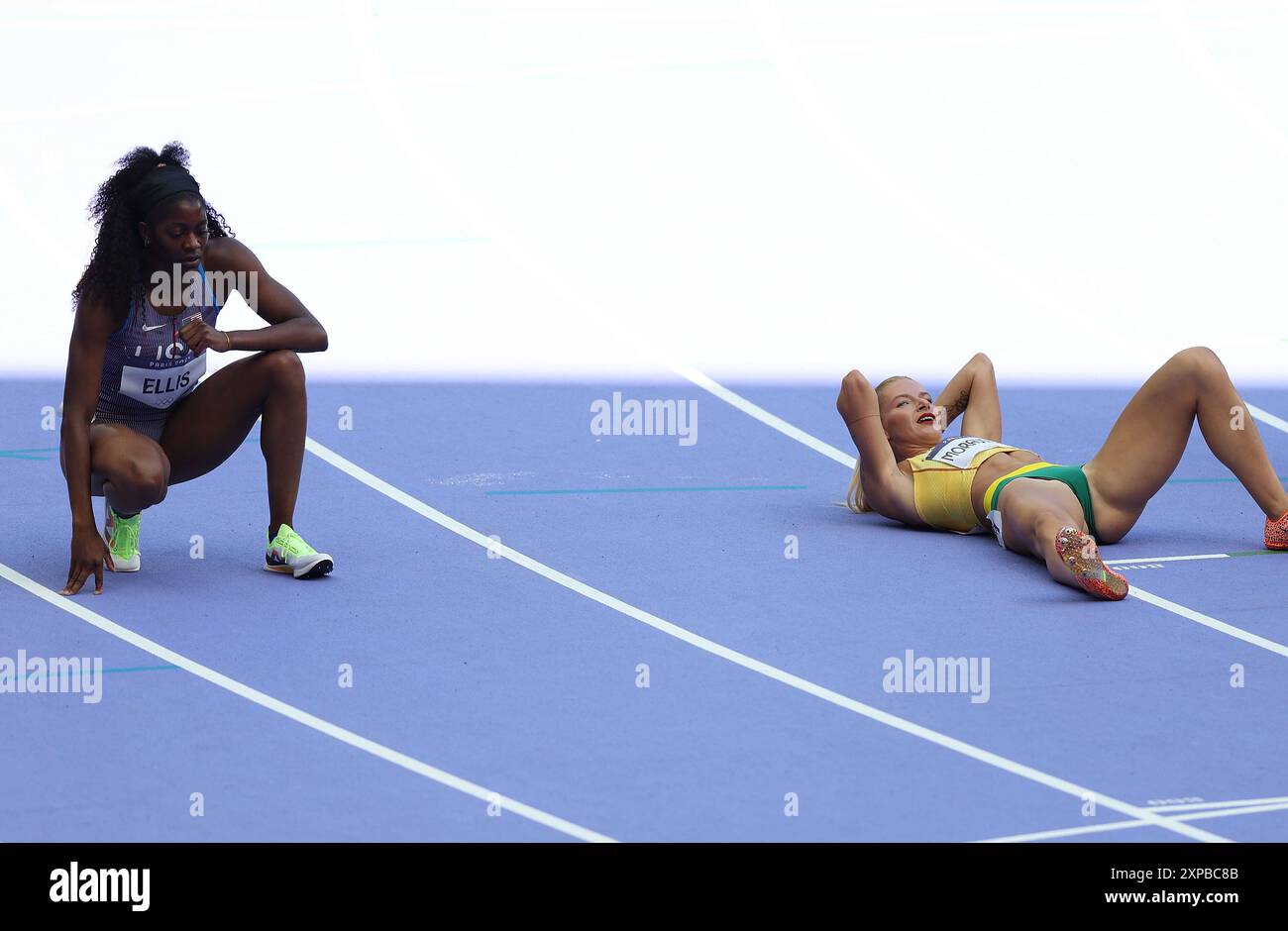 Paris, France. 5th Aug, 2024. Kendall Ellis (L) of the United States ...