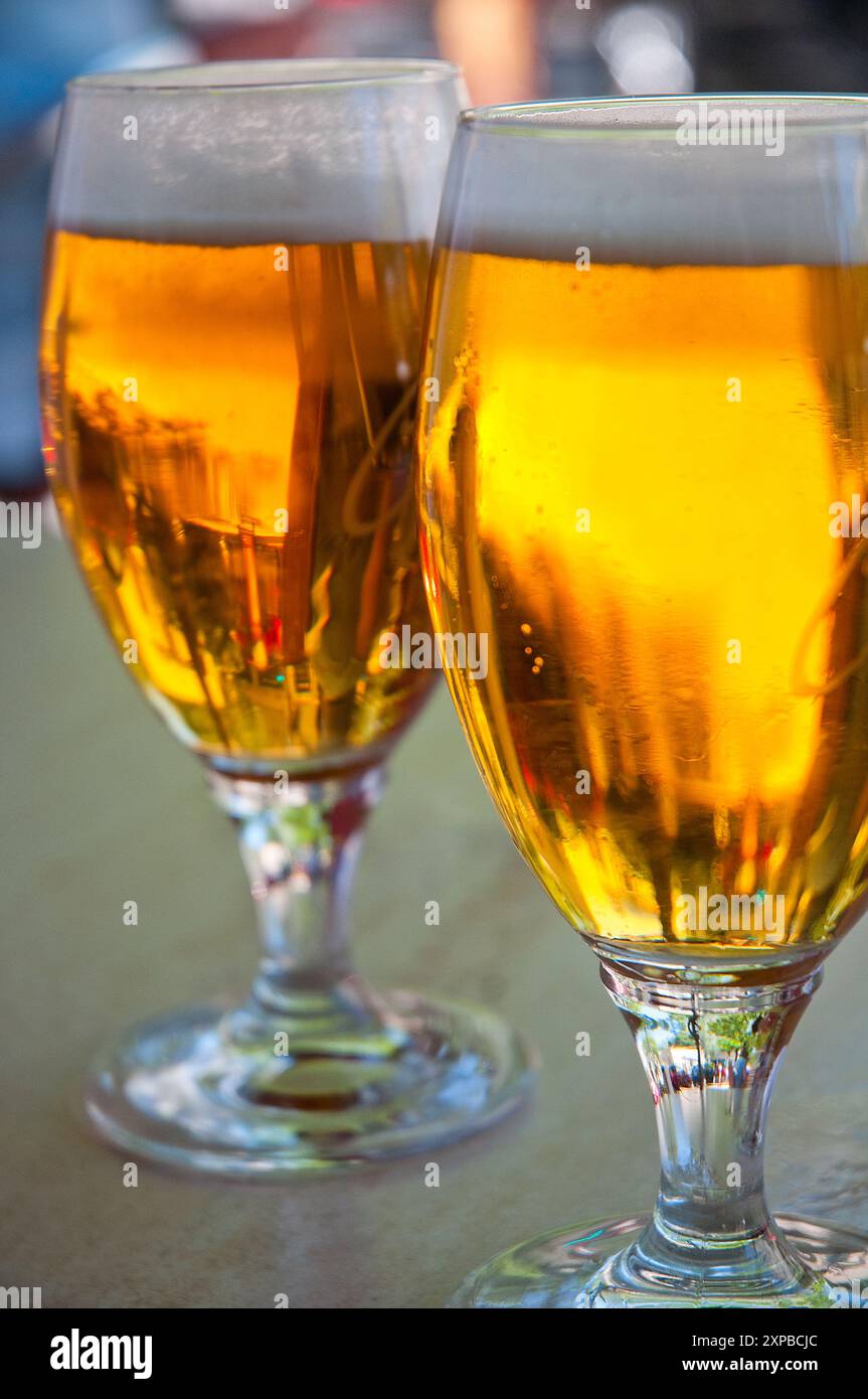 Lager dorada hi-res stock photography and images - Alamy