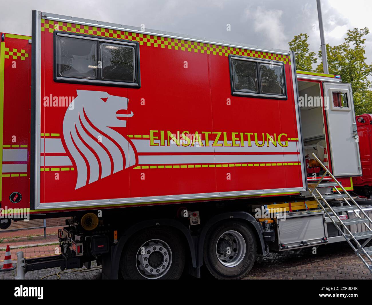 Einsatzleitwagen Stadtfeuerwehr Langenhagen Beschriftung ...