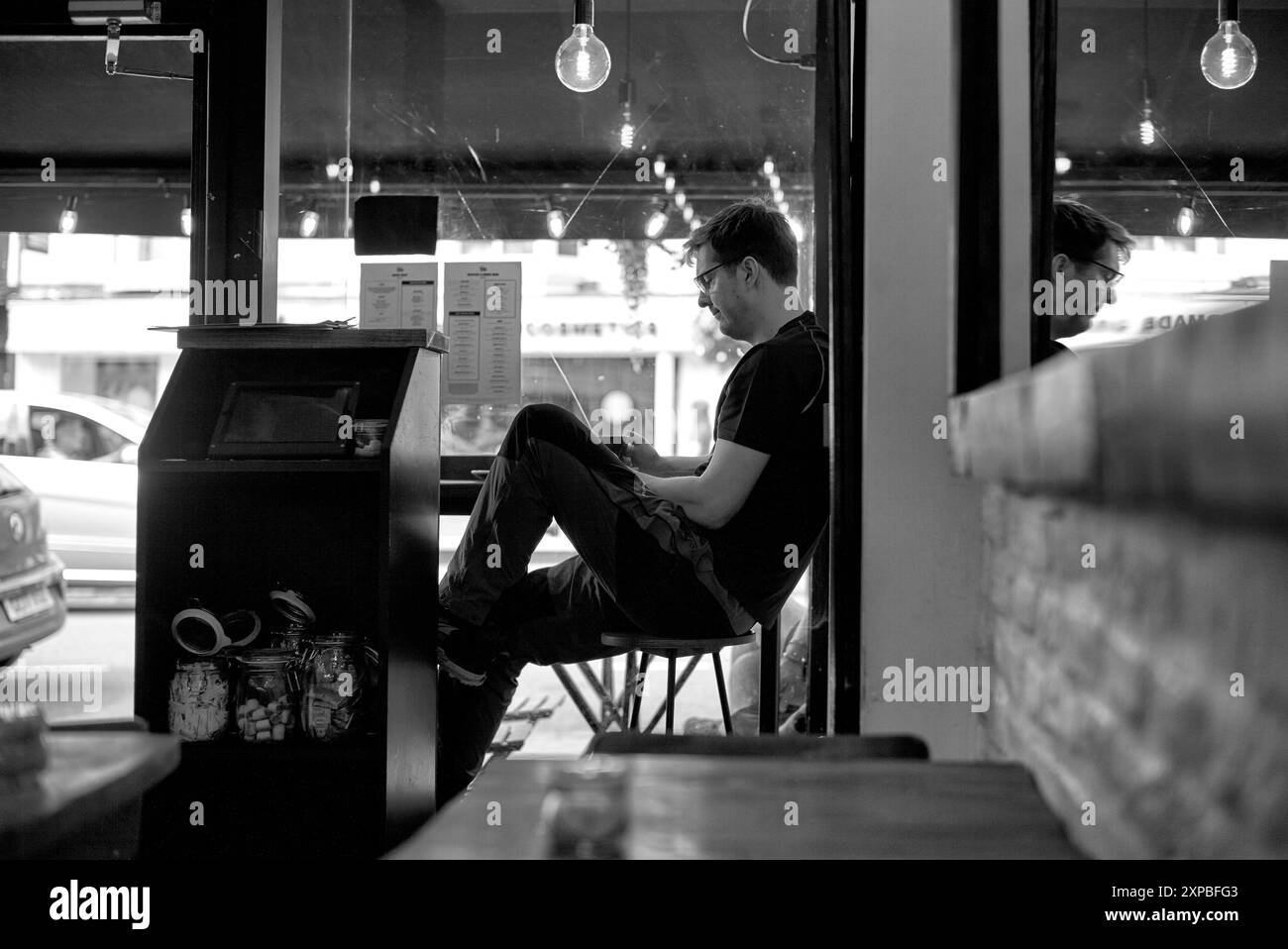 Cafe window seat hi-res stock photography and images - Alamy