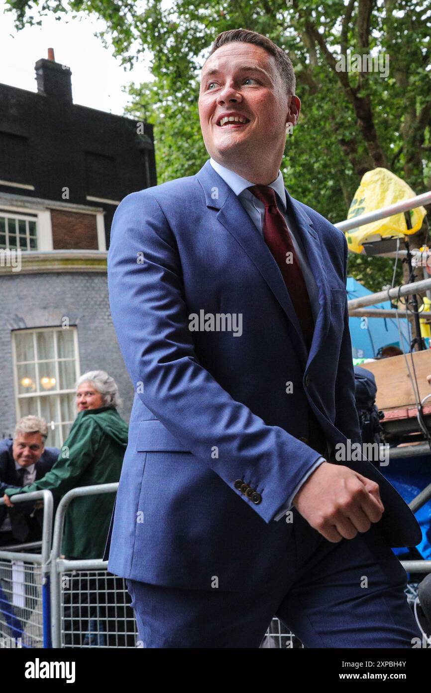 Cabinet secretary health social hi-res stock photography and images - Alamy