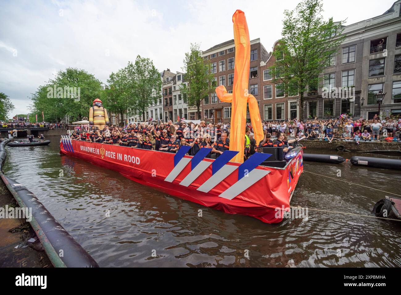 The Amsterdam ‘Canal Boat Parade - Together’ is one of the main ...