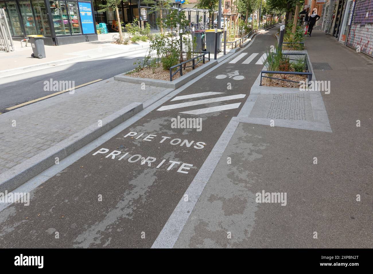 Paris, Les Lilas, Straßengestaltung // Paris, Les Lilas, Public Space ...