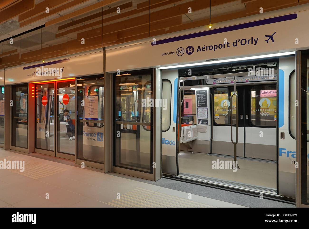 Paris, Metro M14 Station St-Denis Pleyel, Architekt Kengo Kuma, 2024 ...