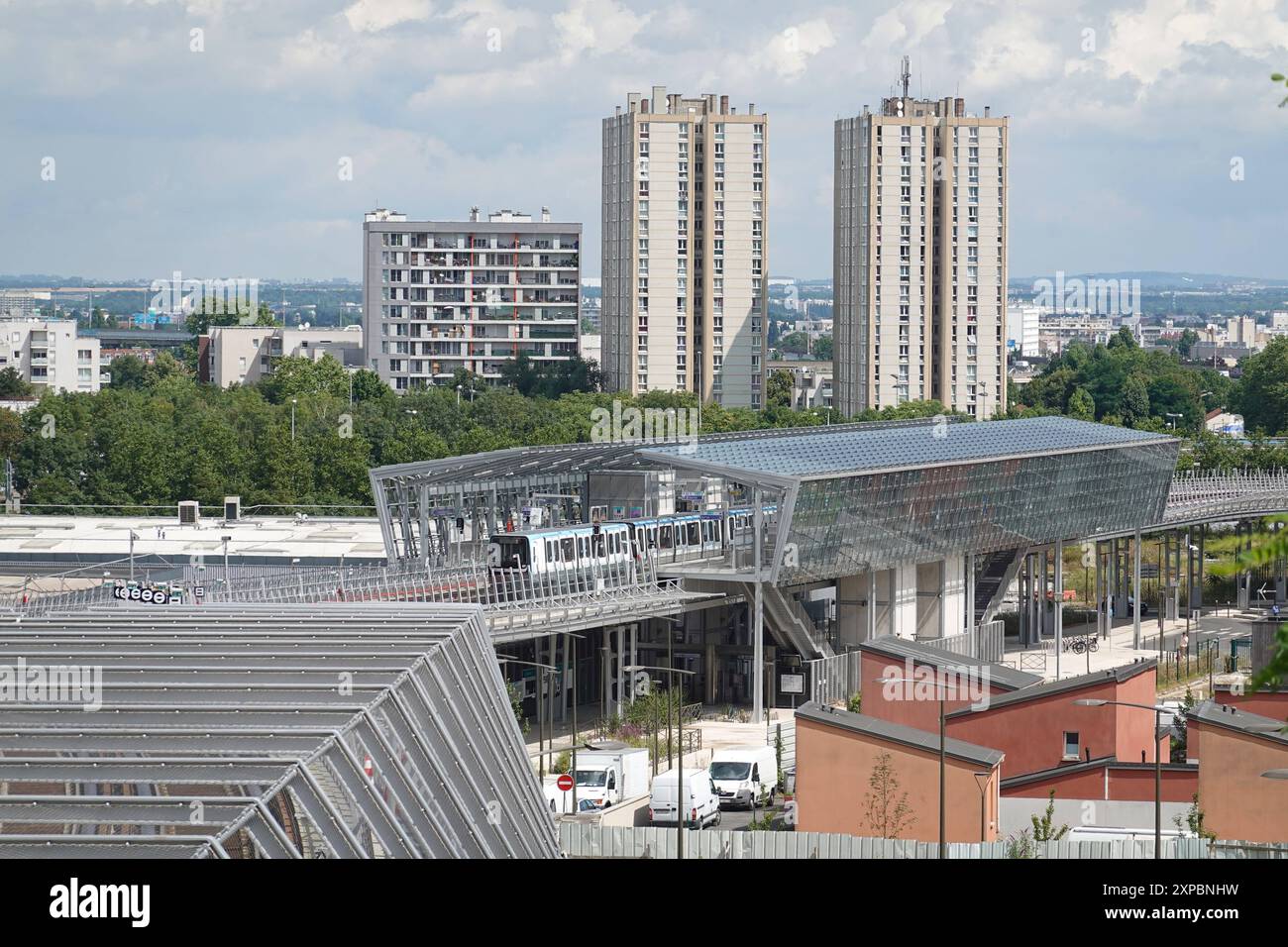 Paris, Metro M11, Neubaustrecke, Coteaux Beauclair, Architektur von ...