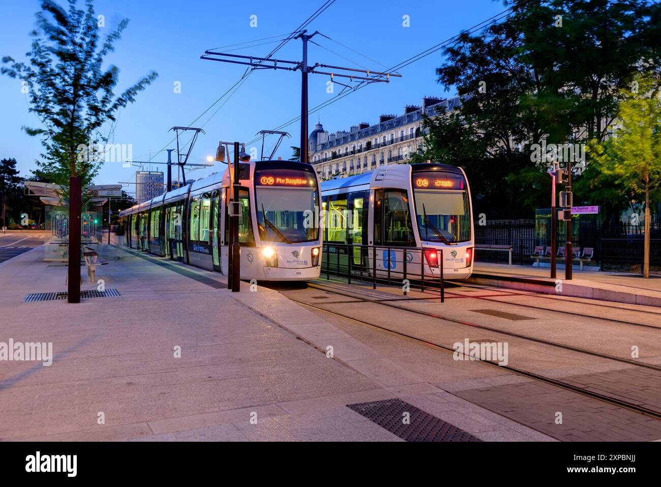 Paris, Straßenbahnlinie T3b, Station Porte Dauphine // Paris, Tramway ...
