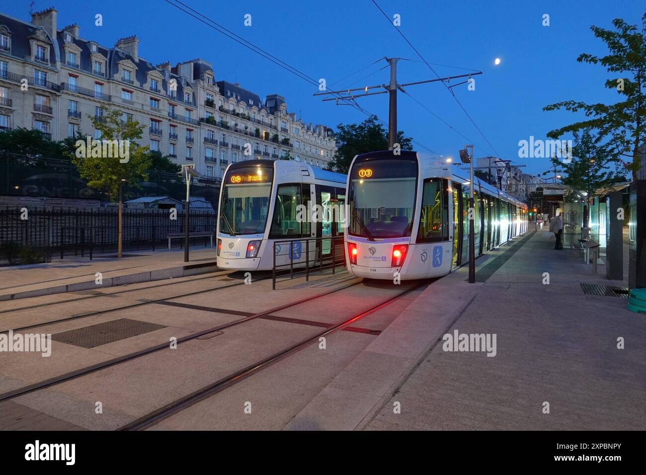 Paris, Straßenbahnlinie T3b, Station Porte Dauphine // Paris, Tramway ...
