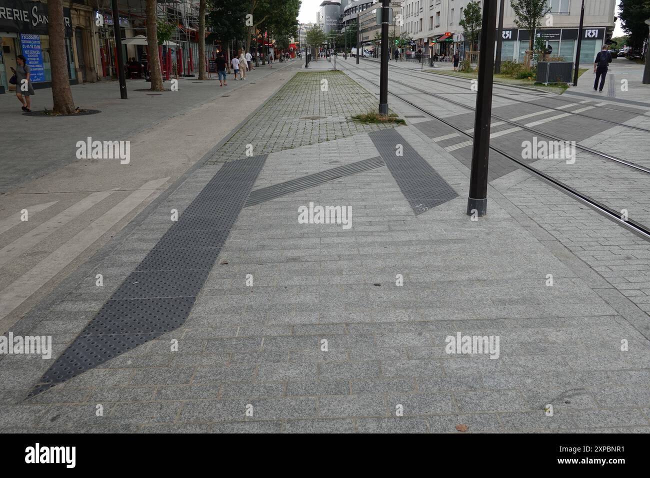 Paris, Straßenbahnlinie T3b // Paris, Tramway Line T3b *** Paris ...