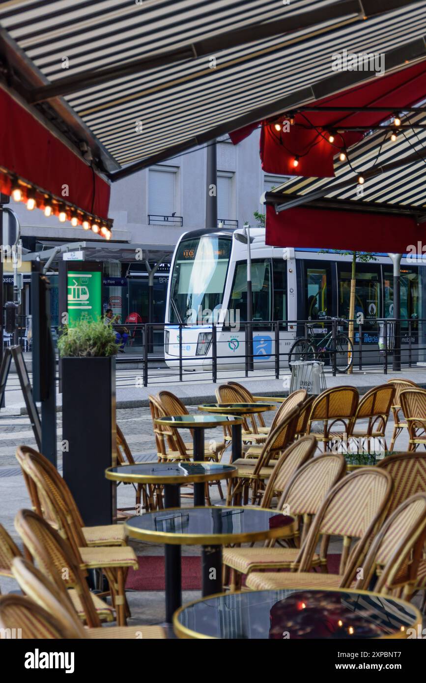 Paris, Straßenbahnlinie T3b, Haltestelle Anny Flore // Paris, Tramway ...