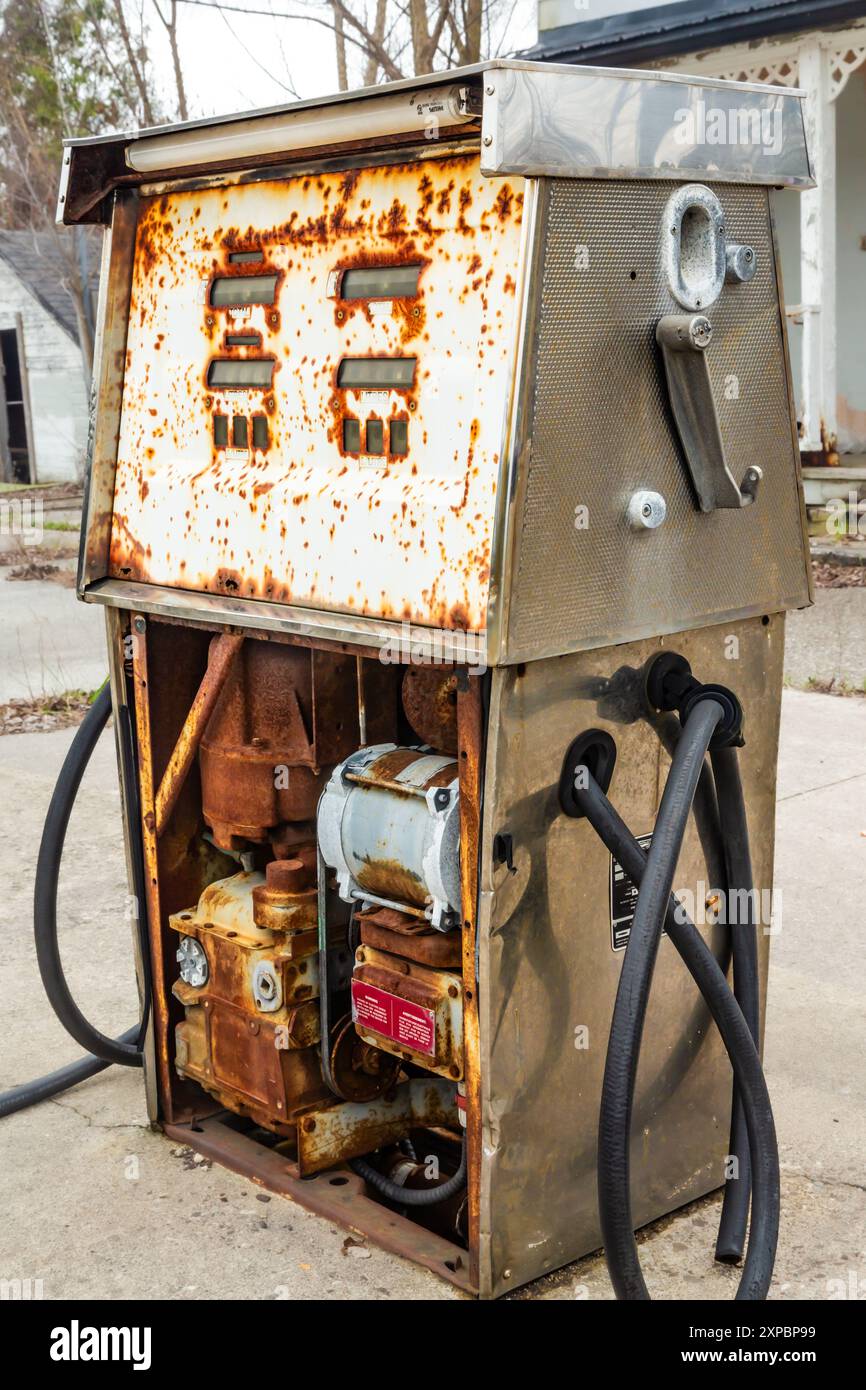 Petrol pump old ruined hi-res stock photography and images - Alamy