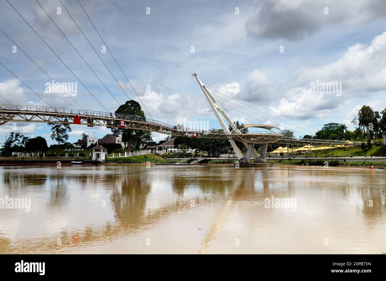 Darul Hana gold Bridge over the Sarawak river, Kuching, Malaysia Stock ...