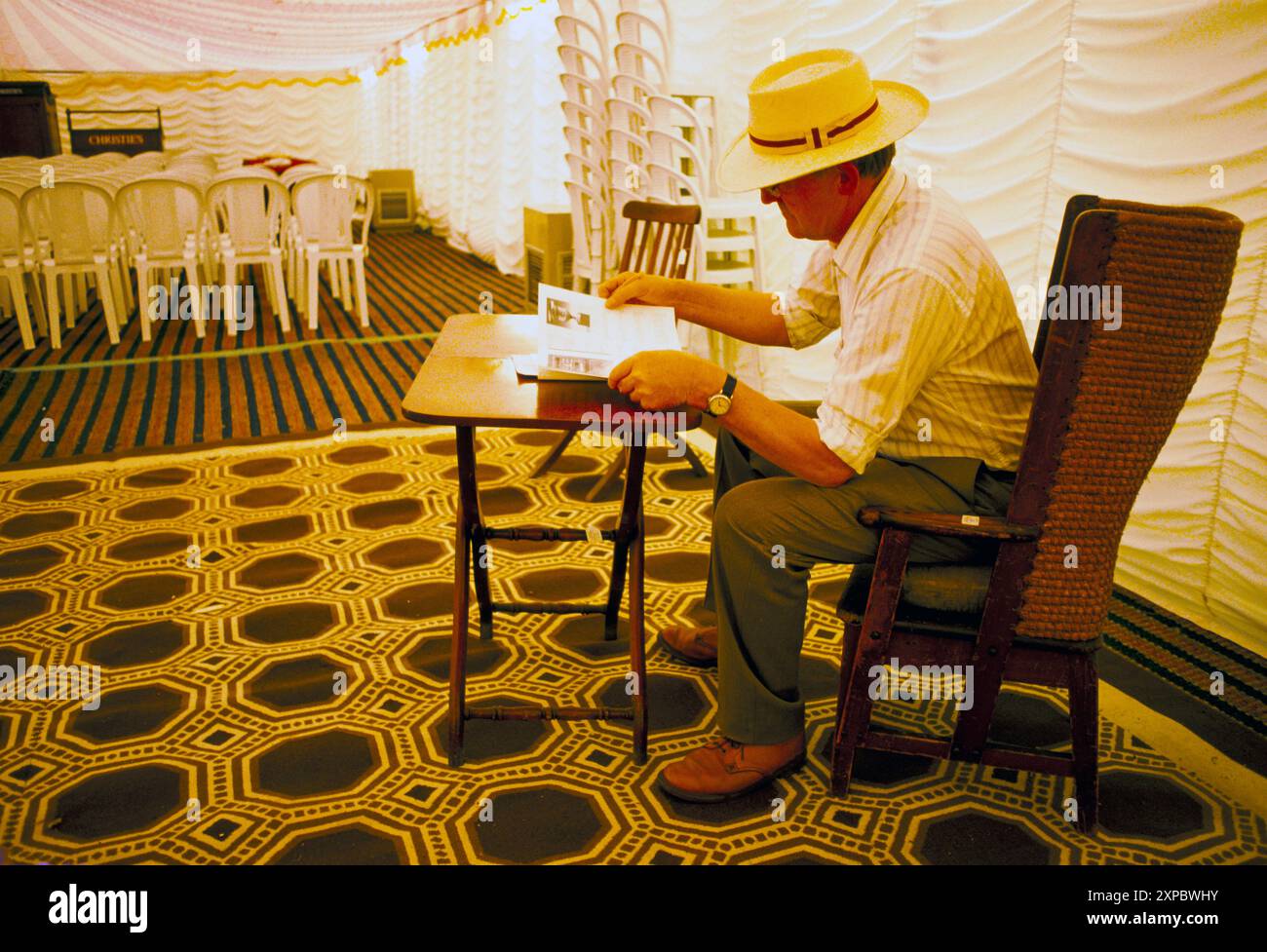 Country House Auction at Newnham Hall conducted by Christies of London ...