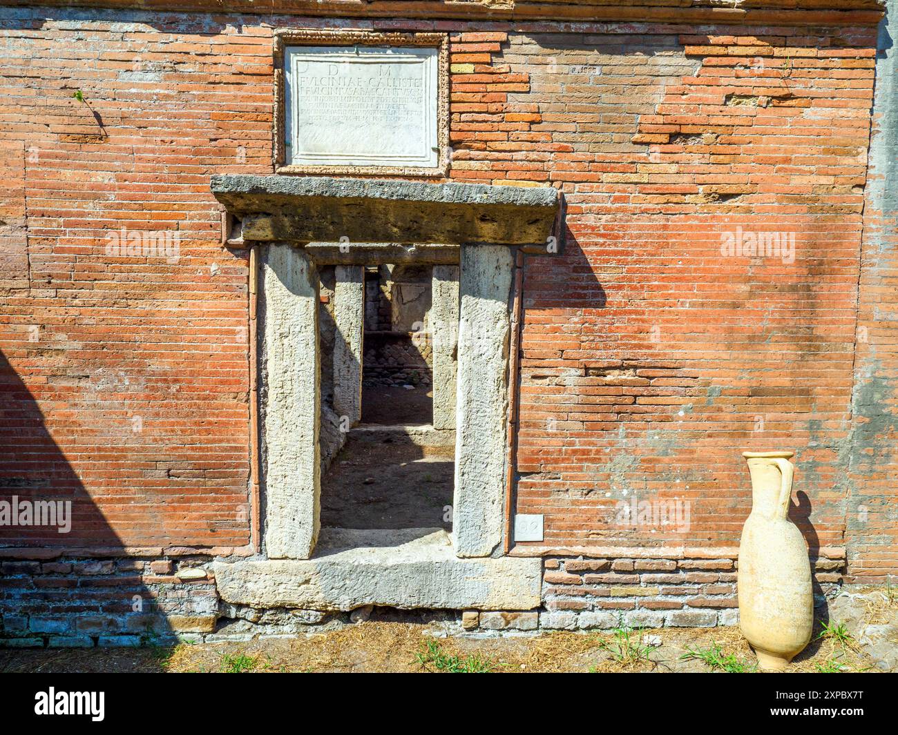 Burial building of one or two storey square room, often surrounded by ...