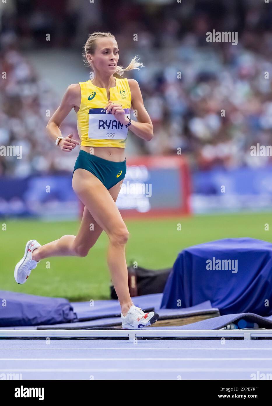 Lauren ryan paris hi-res stock photography and images - Alamy