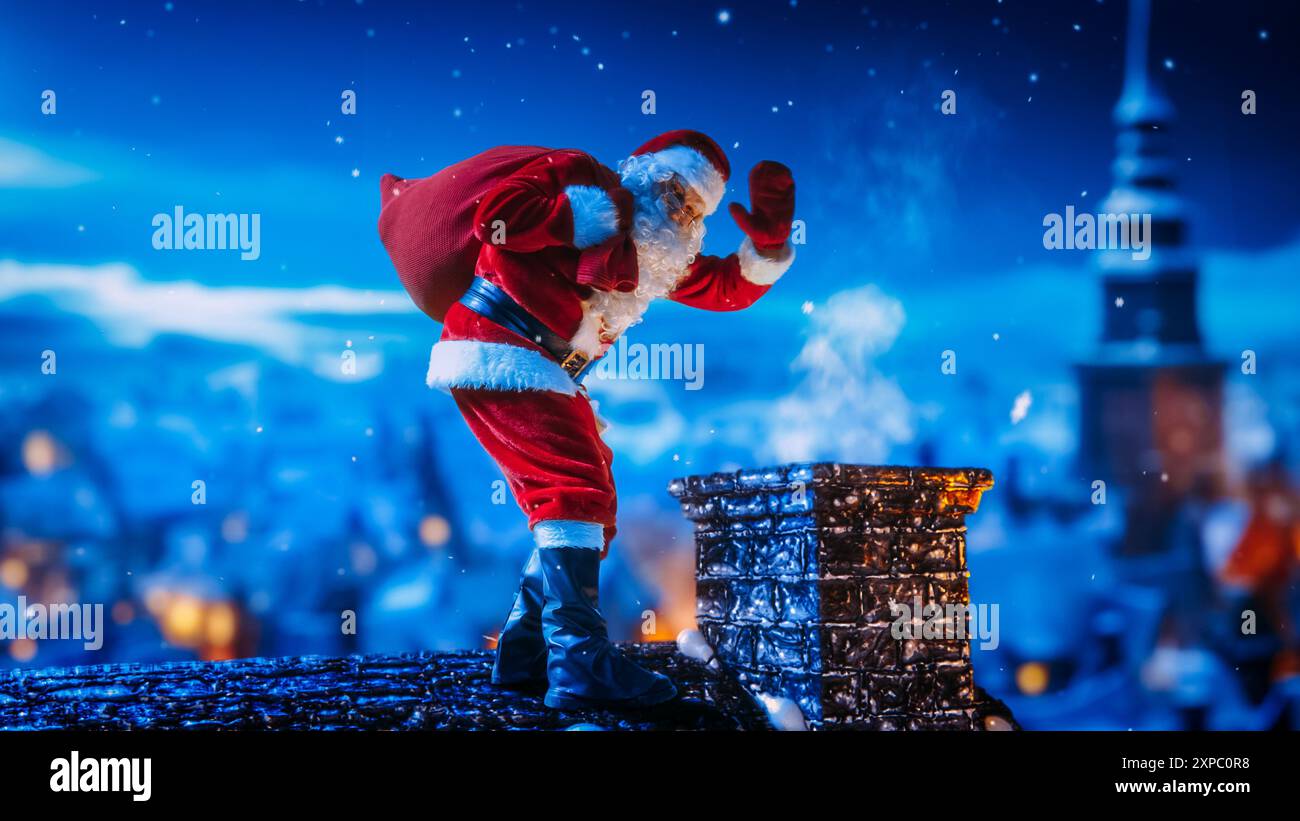 Santa walking and waving hi-res stock photography and images - Alamy