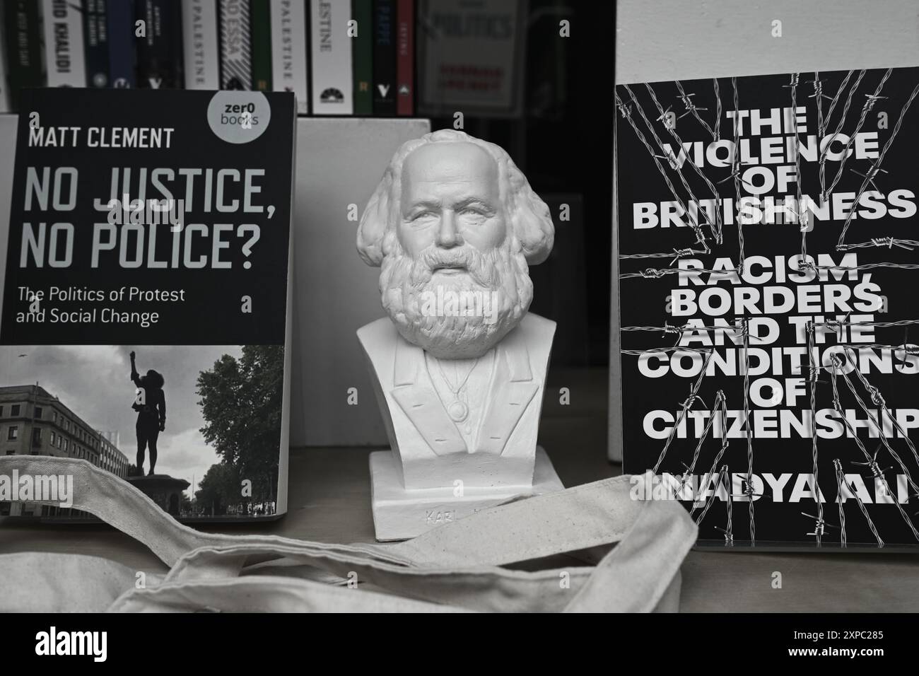 London left wing bookshop hi-res stock photography and images - Alamy