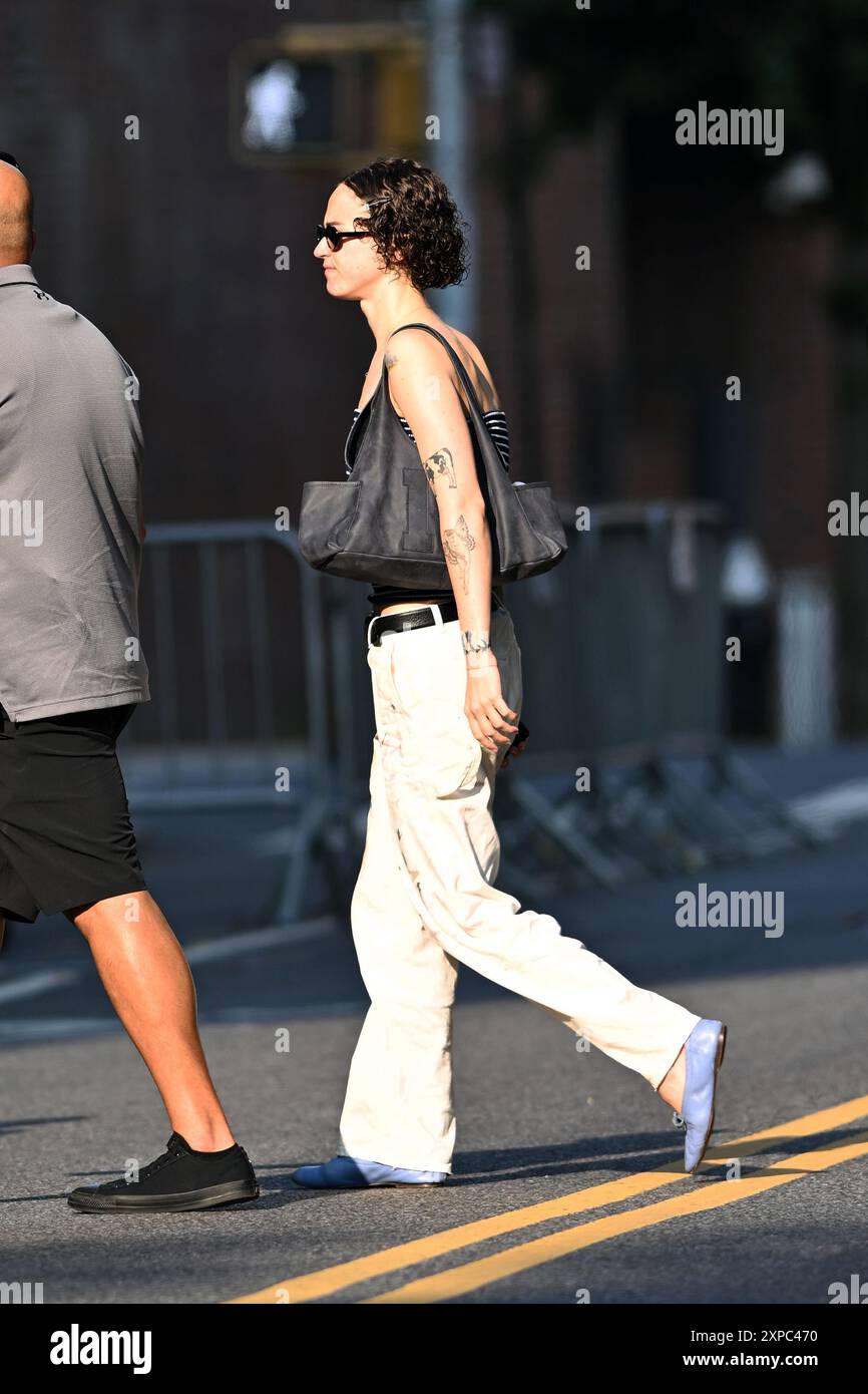 EXCLUSIVE **EXCLUSIVE ALL ROUNDER** Vice President’s Kamala Harris step ...