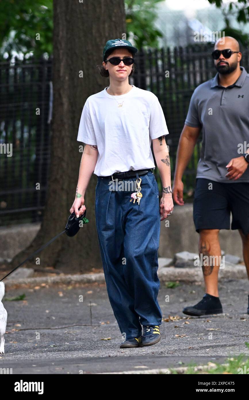 EXCLUSIVE **EXCLUSIVE ALL ROUNDER** Vice President’s Kamala Harris step ...