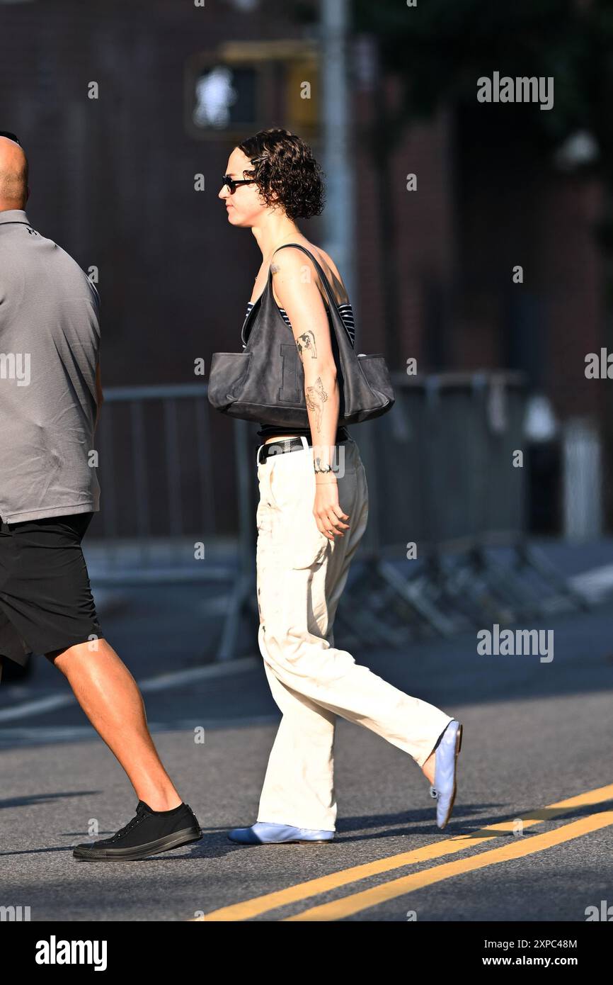 EXCLUSIVE **EXCLUSIVE ALL ROUNDER** Vice President’s Kamala Harris step ...