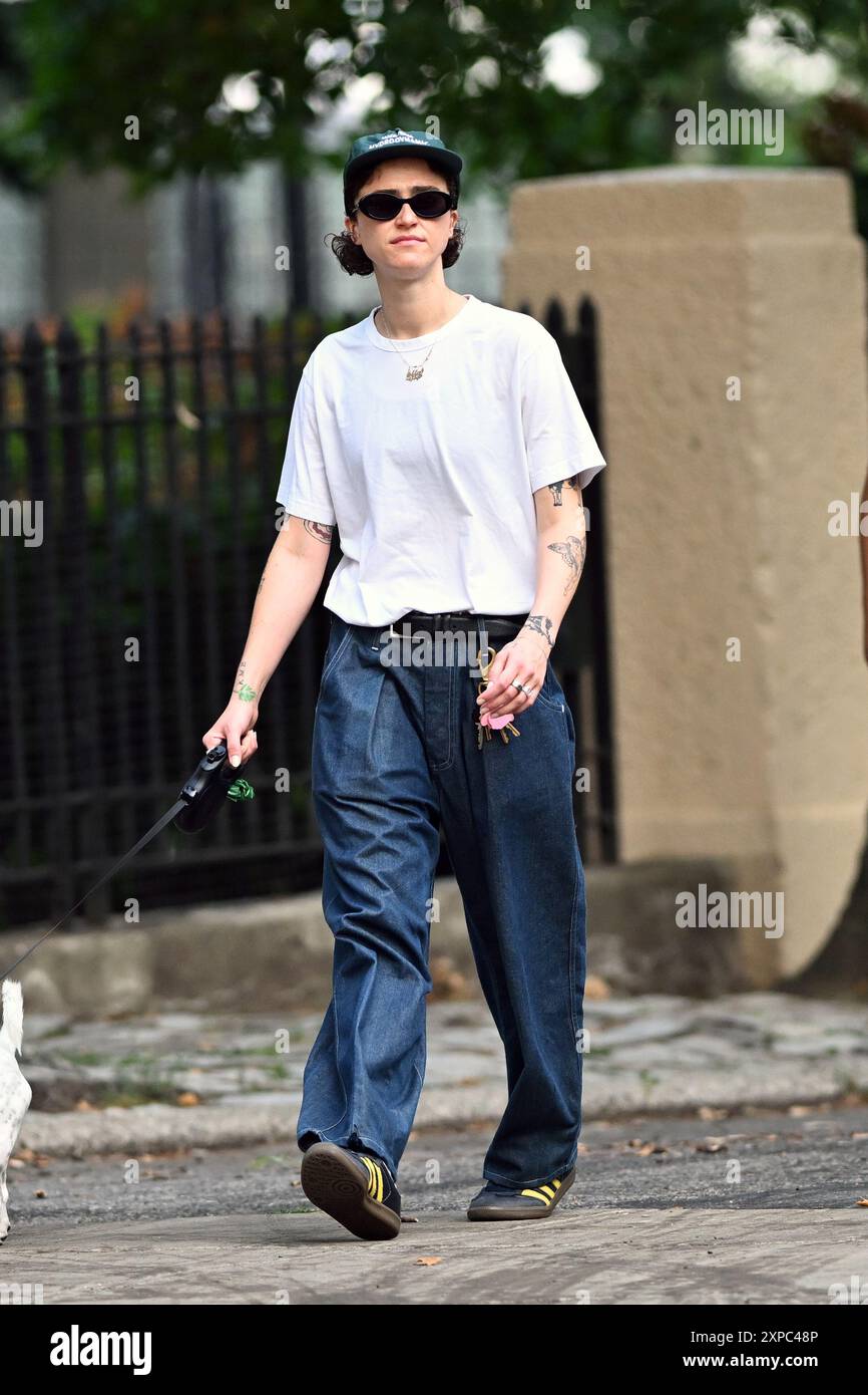 EXCLUSIVE **EXCLUSIVE ALL ROUNDER** Vice President’s Kamala Harris step ...