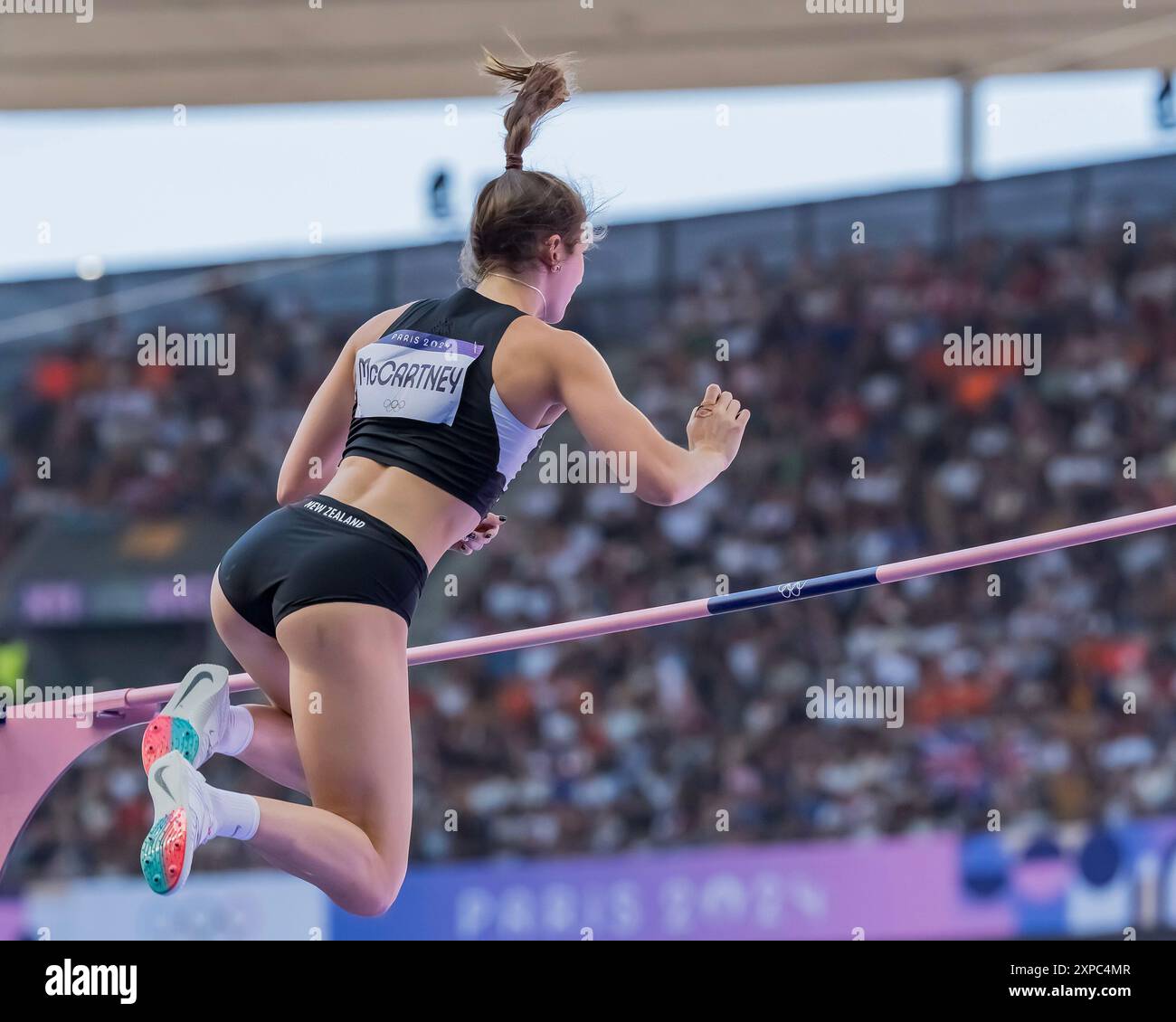 Eliza mccartney pole vault hi-res stock photography and images - Alamy