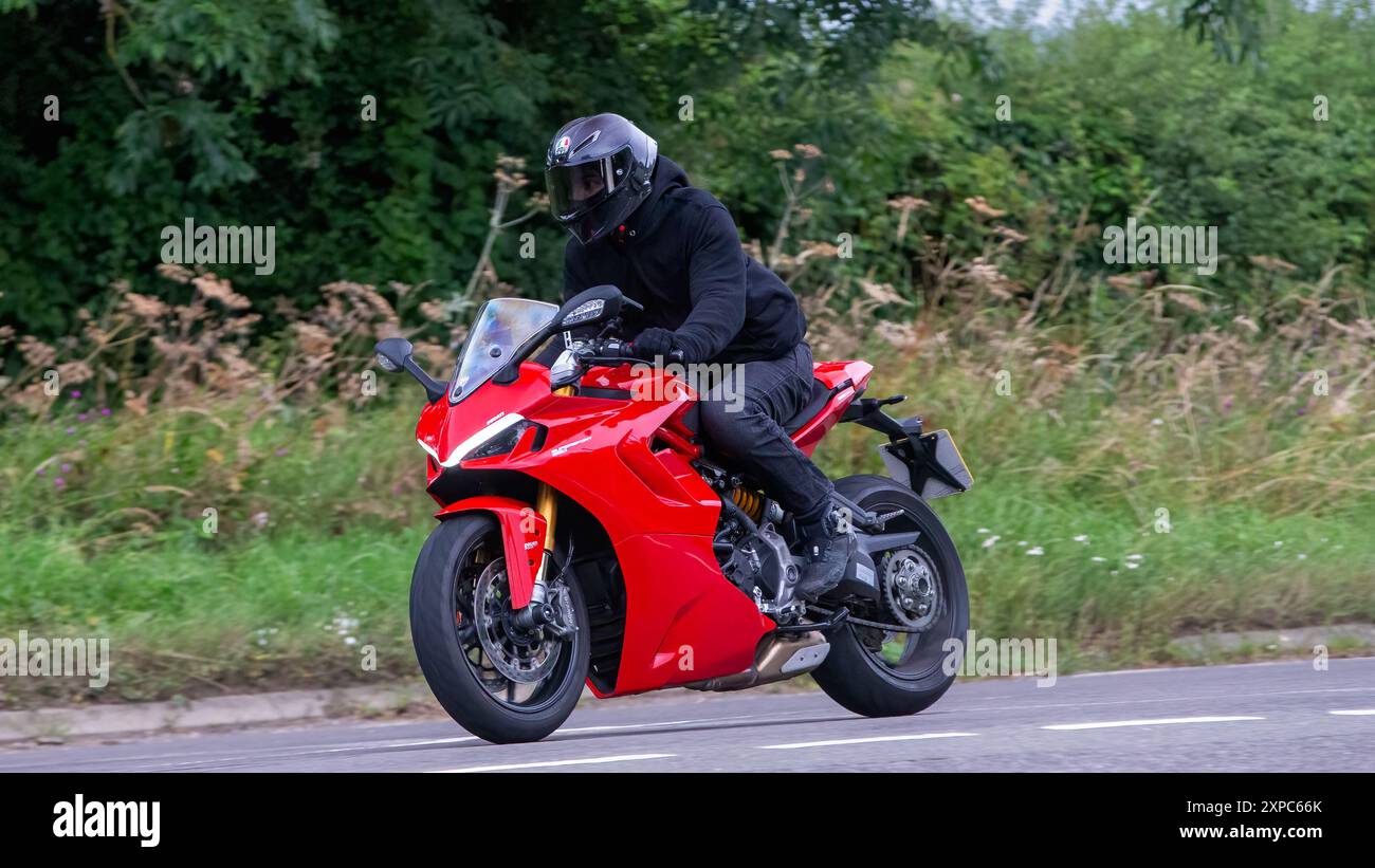Riding a ducati hi-res stock photography and images - Alamy