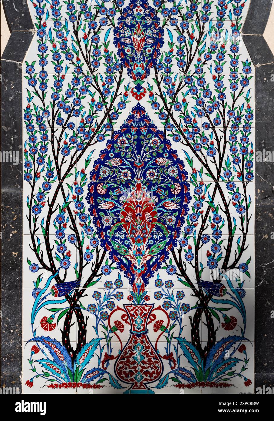 Traditional turkish ceramic design hi-res stock photography and images ...