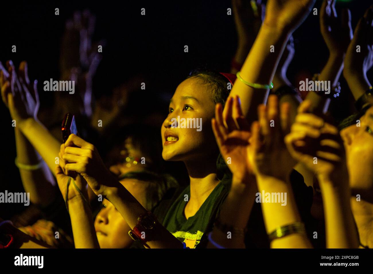 Japan fans crying hi-res stock photography and images - Alamy