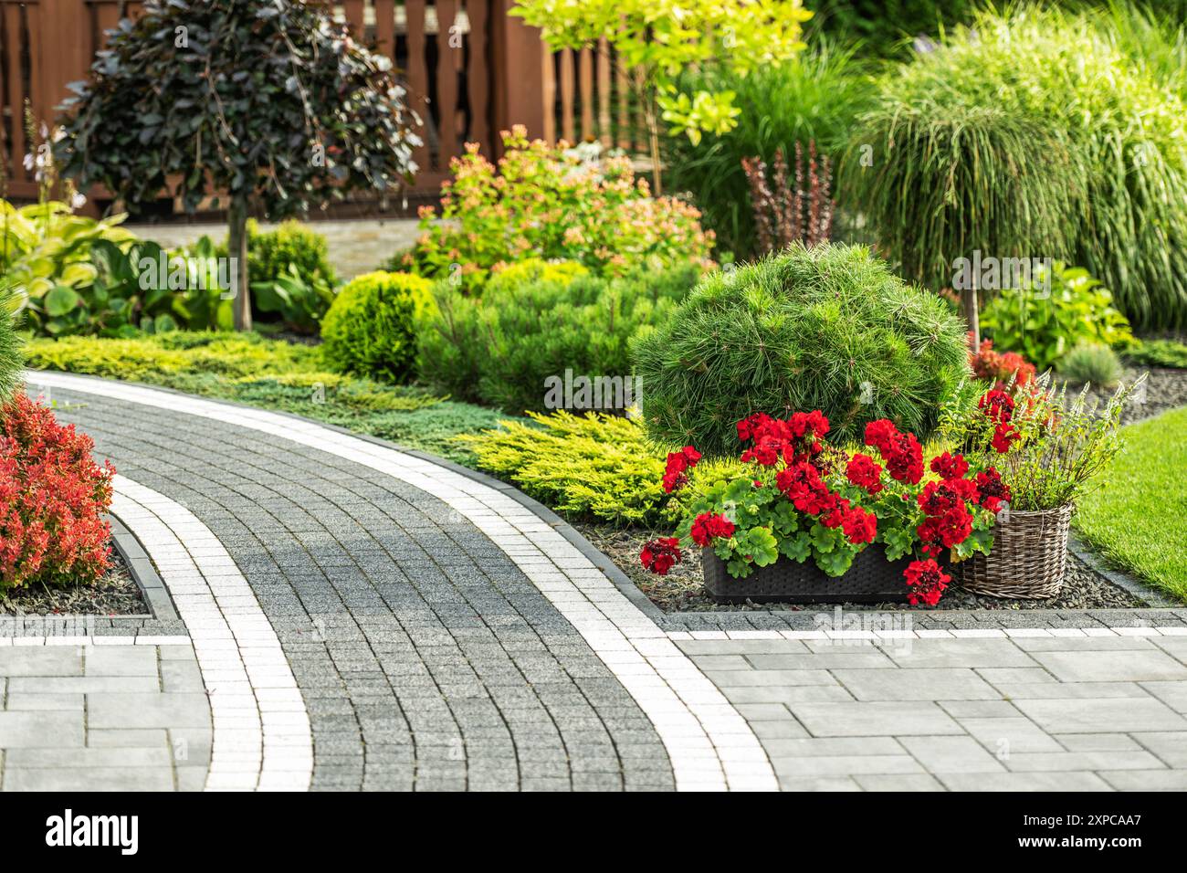Ornamental garden features hi-res stock photography and images - Alamy