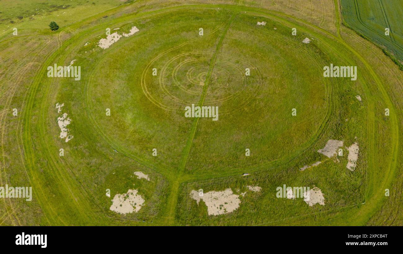 Thornborough Henges are an ancient monument complex that includes the ...