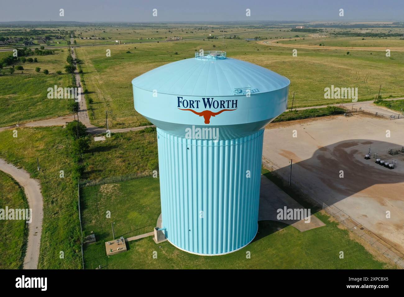 Fort Worth, Texas city water tank and gas wells adjacent to soon-to-be ...