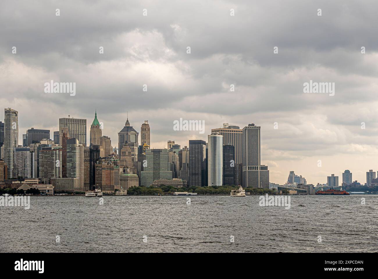 Battery park new york skyline 2023 hi-res stock photography and images ...