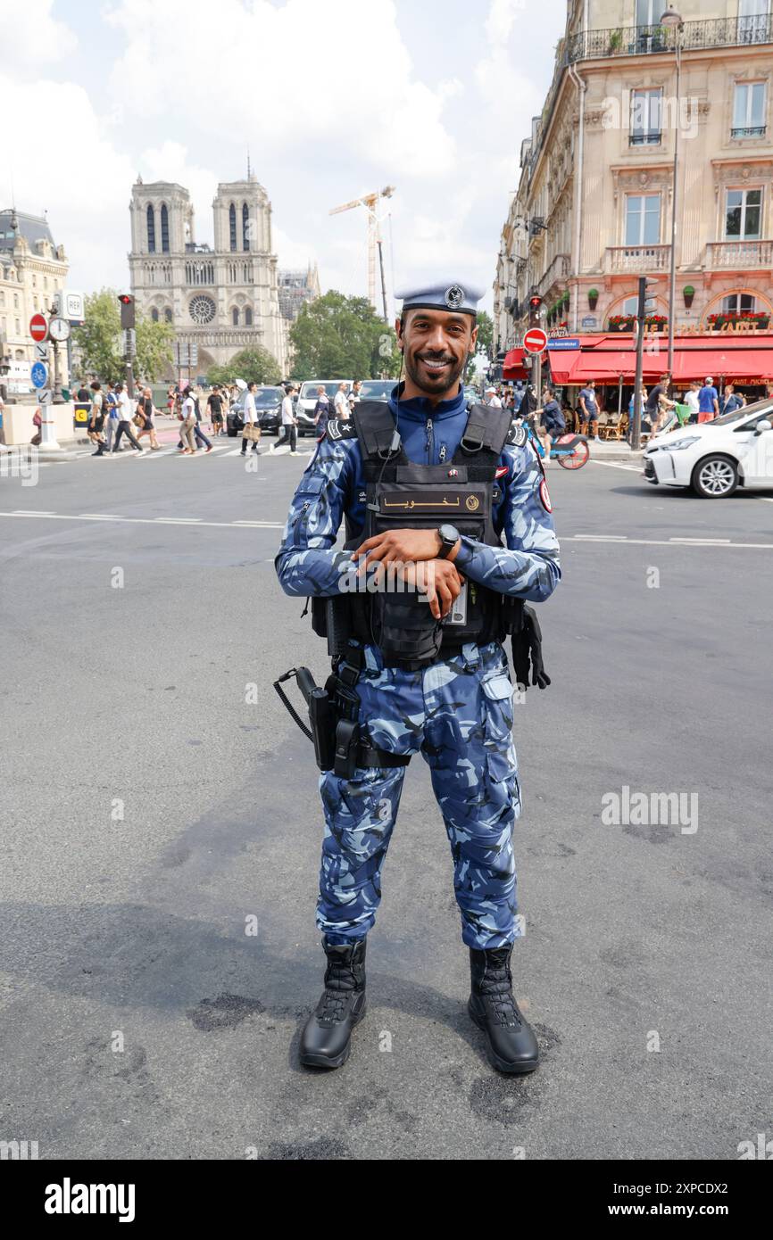 QATARI POLICE OFFICER TO SECURE THE GAMES WITH FRENCH POLICE Stock ...