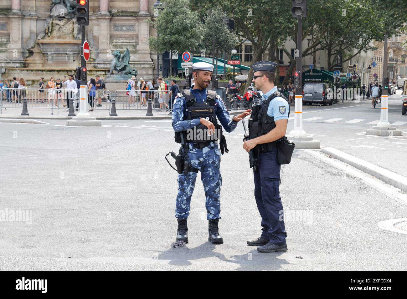 QATARI POLICE OFFICER TO SECURE THE GAMES WITH FRENCH POLICE Stock ...