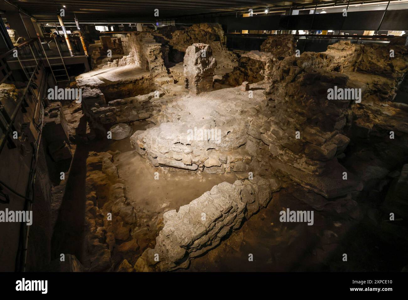 Parvis crypt crypte paris hi-res stock photography and images - Alamy