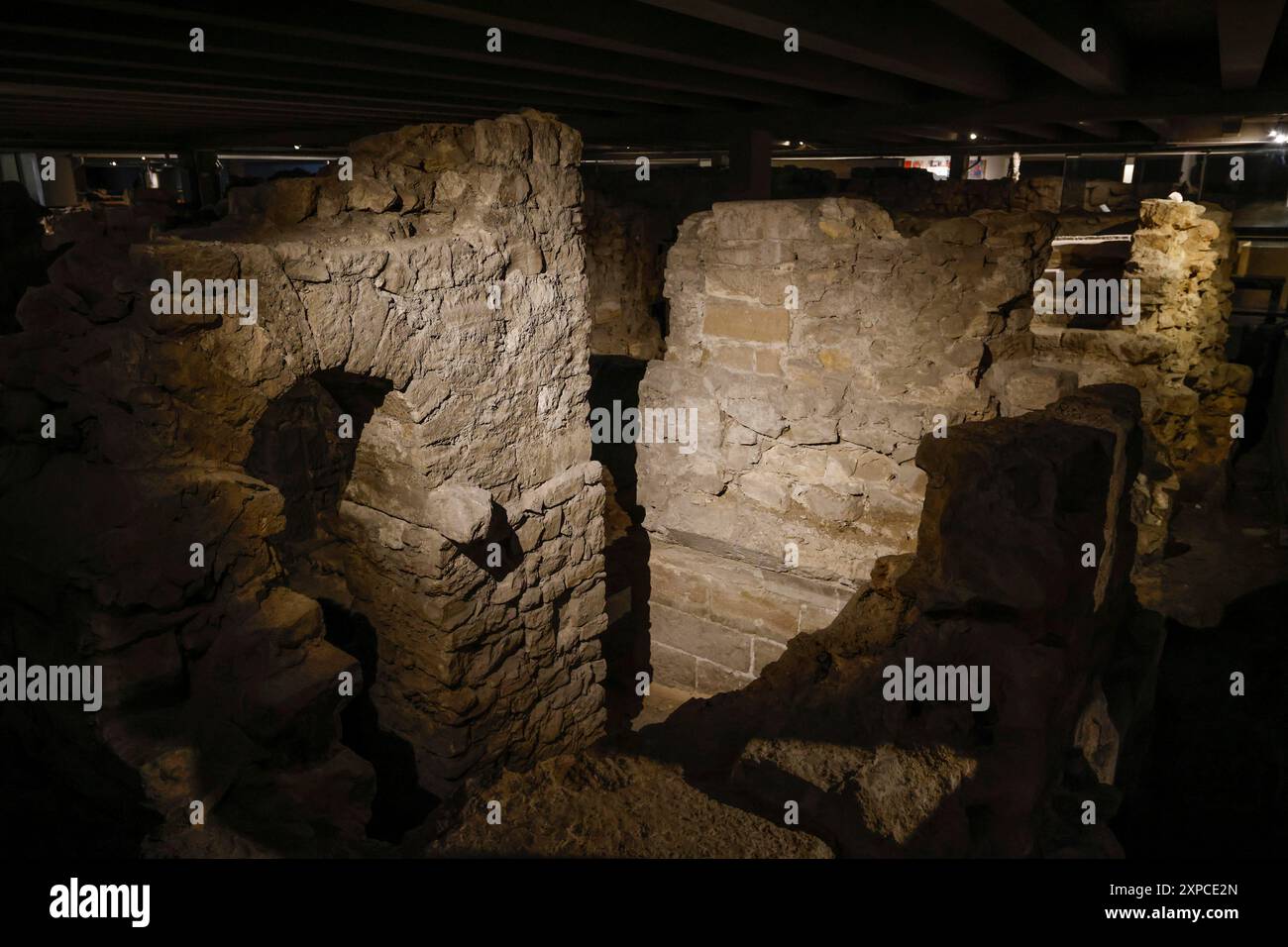 Hospital medieval paris hi-res stock photography and images - Alamy