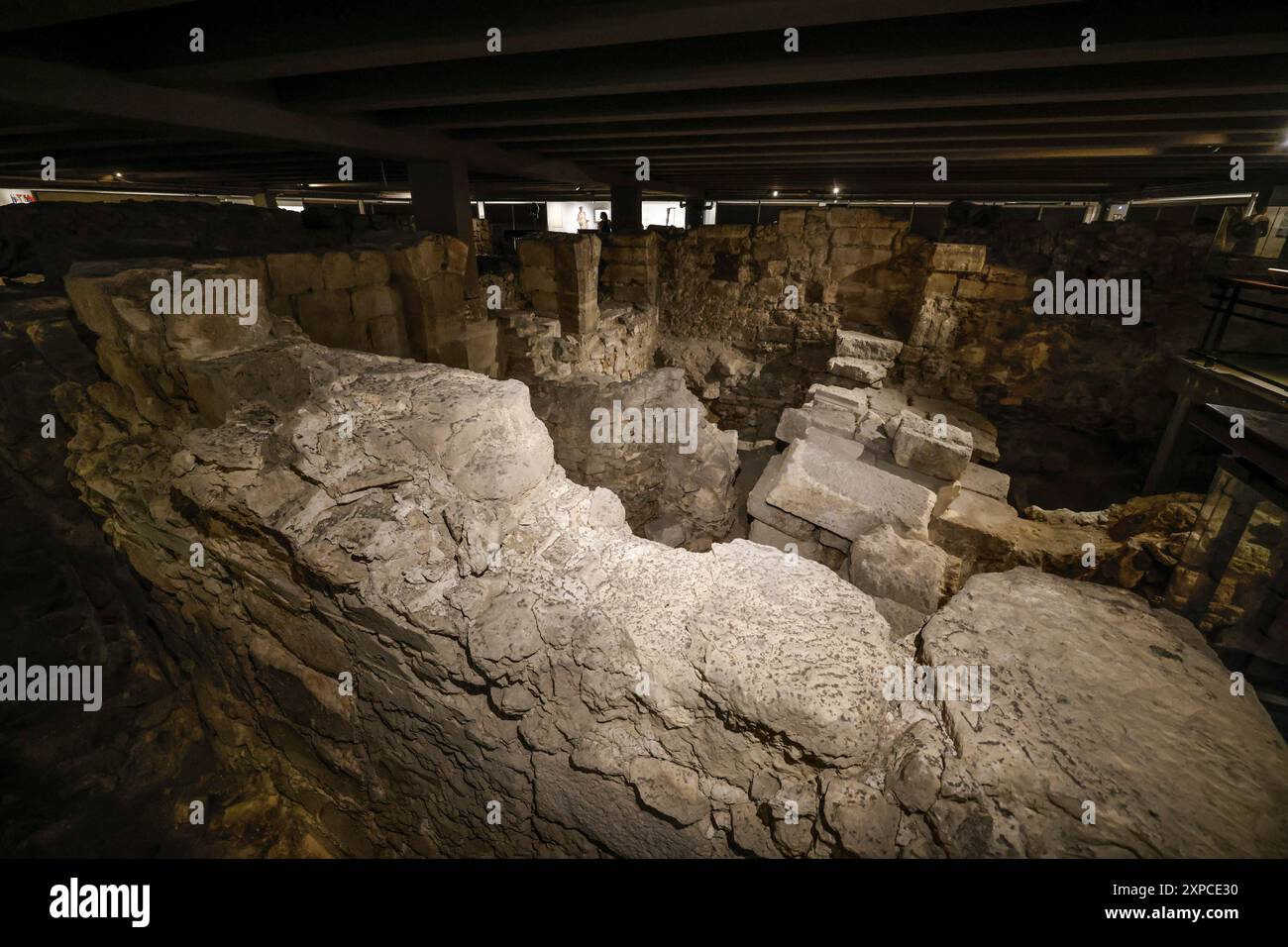 Parvis crypt crypte paris hi-res stock photography and images - Alamy