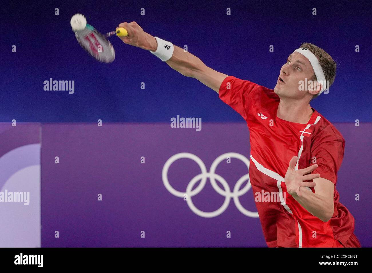 Denmark's Viktor Axelsen plays against Thailand's Kunlavut Vitidsarn ...