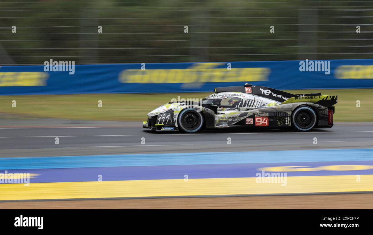 Peugeot 9X8 Racing at the Lemans 24hr Race Stock Photo - Alamy