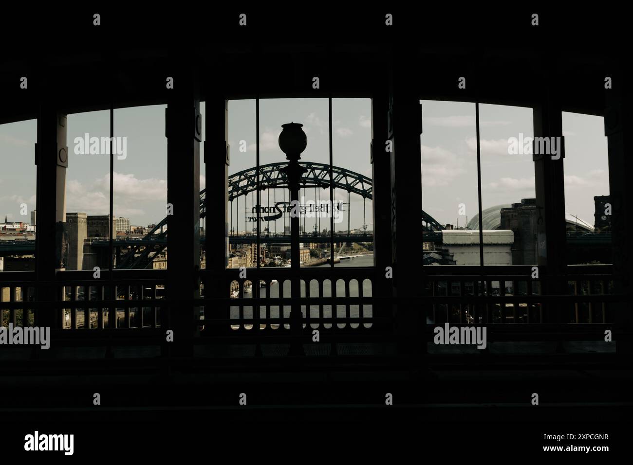 Newcastle skyline silhouette hi-res stock photography and images - Alamy