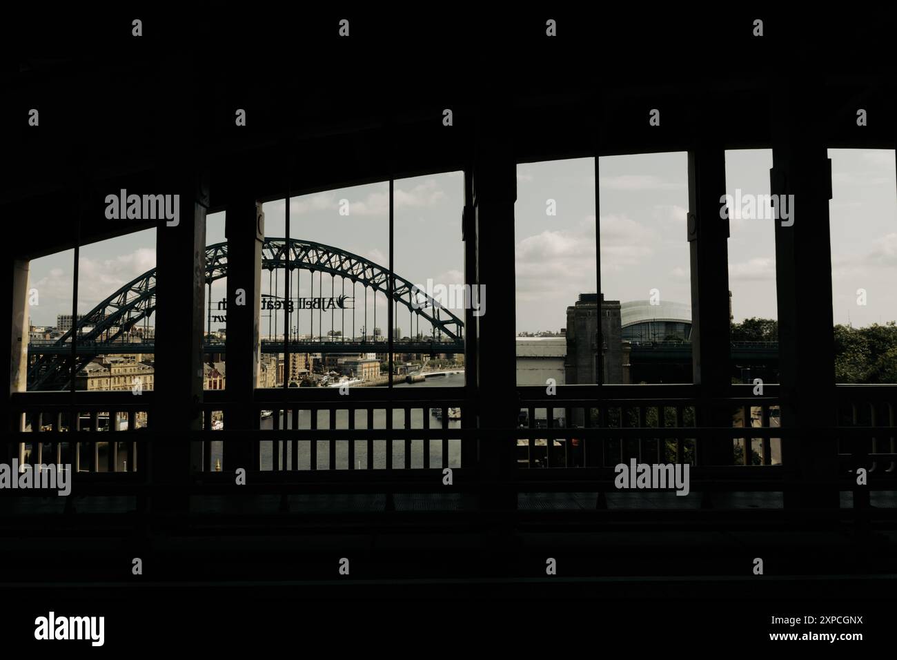 Newcastle skyline silhouette hi-res stock photography and images - Alamy