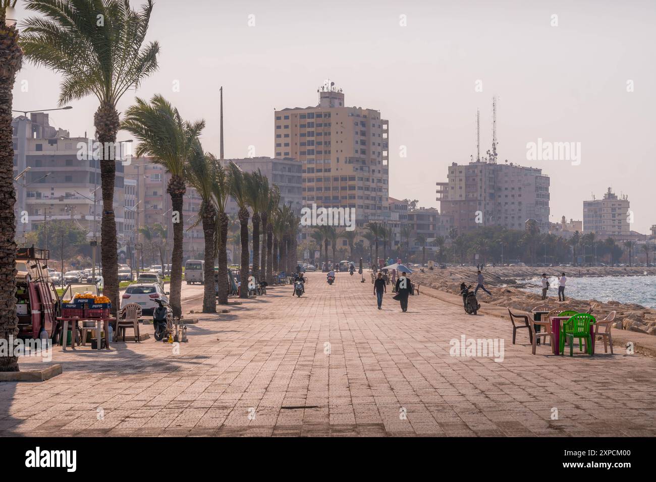 The Lebanese people enjoying the weekend on the waterfront in Tyre ...