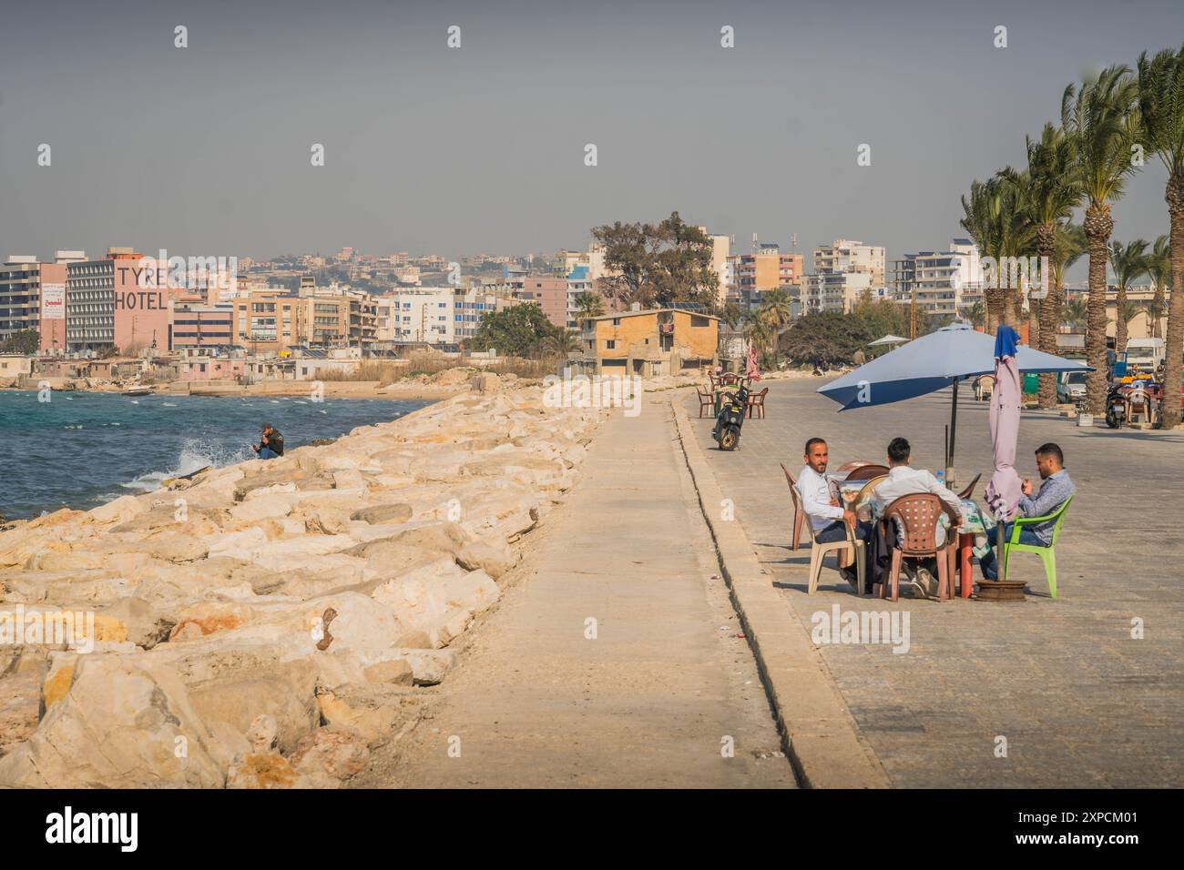The Lebanese people enjoying the weekend on the waterfront in Tyre ...