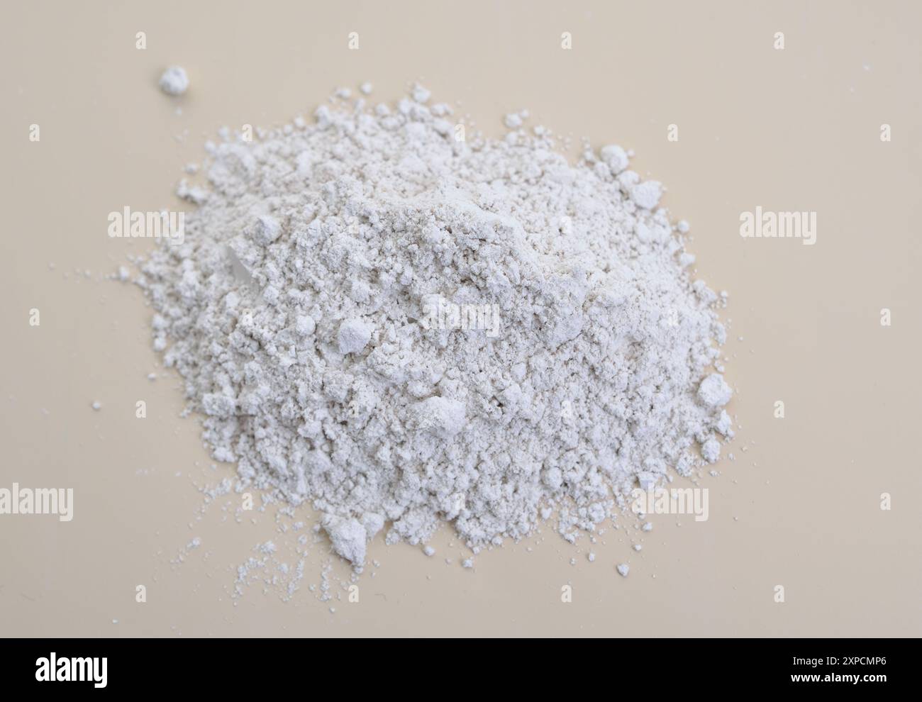 Calcium sulfate or calcium sulphate powder Stock Photo - Alamy