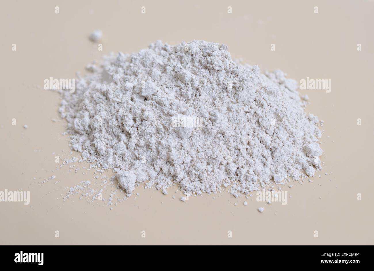 Calcium sulfate or calcium sulphate powder Stock Photo - Alamy